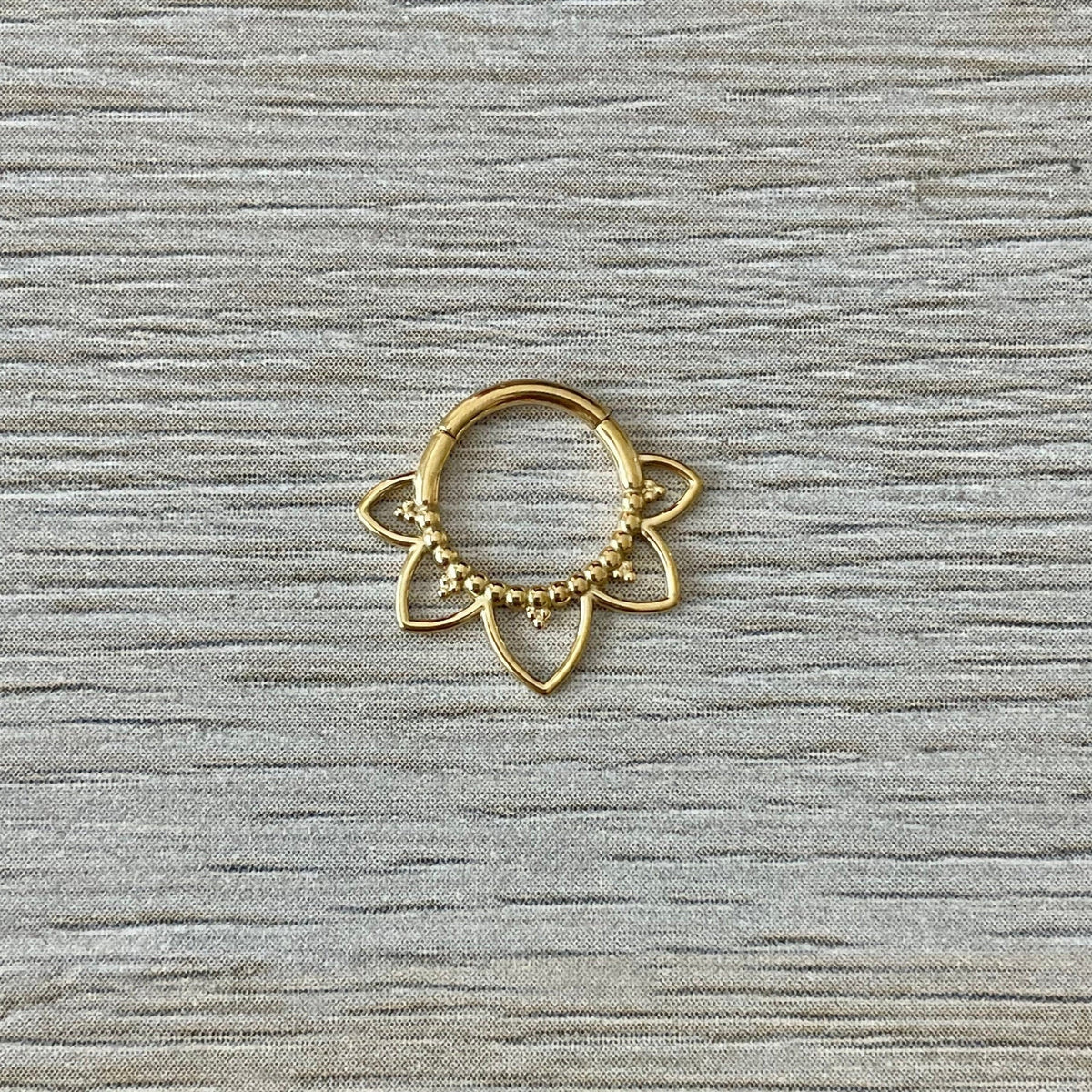 Soluna Bloom Septum Ring – Elara Body Jewelry